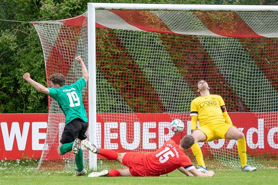 Kellertrio in Not: Ein Quartett macht Druck auf die Spitze! - fussballn.de