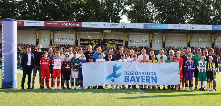 Saison 2023/24 eröffnet: Der Ball in der Regionalliga Bayern rollt ...